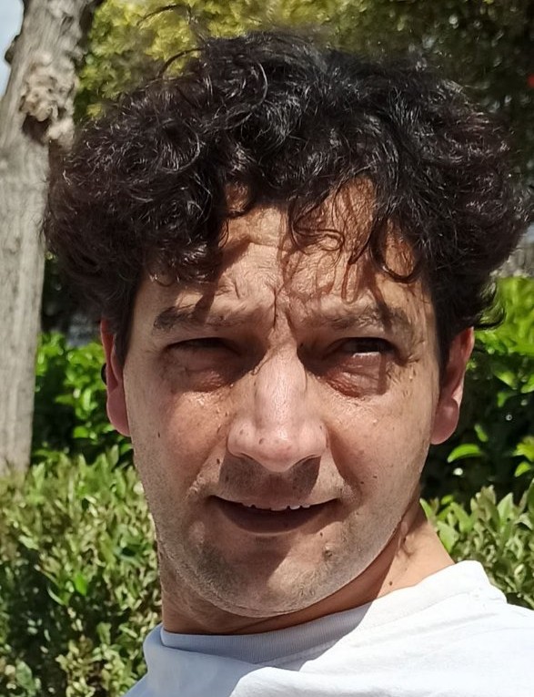 ΑΝΤΩΝΑΚΗΣ ΓΙΩΡΓΟΣ – ΠΟΛΙΤΕΣ ΣΕ ΚΙΝΗΣΗ ΔΑΦΝΗΣ ΥΜΗΤΤΟΥ
